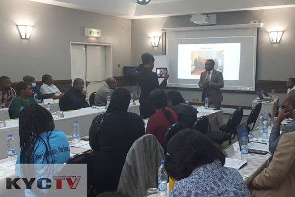 Community knowledge: Pushing the frontiers of research in Harare - ACRC Community knowledge: Pushing the frontiers of research in Harare - ACRC