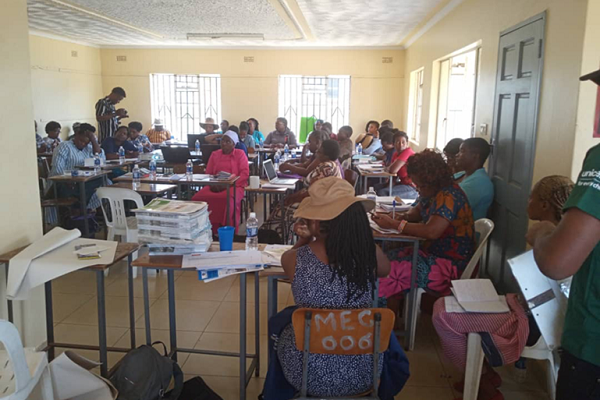 Community knowledge: Pushing the frontiers of research in Harare - ACRC Community knowledge: Pushing the frontiers of research in Harare - ACRC